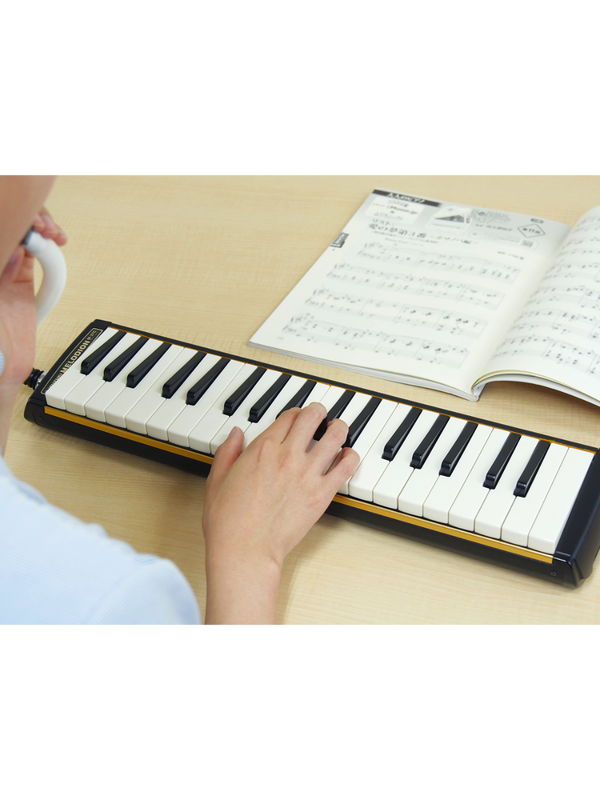 Suzuki Melodion M-37C Alto Keyboard Harmonica 37 Keys – HARUYAMA